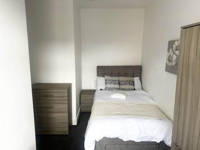 To Let Hough Lane Room 3, Bramley, Leeds Lets Live Leeds