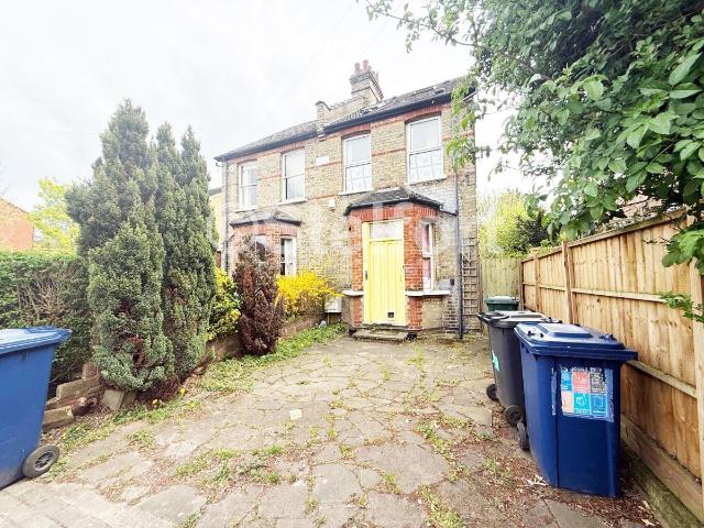 To Let Hampden Road, London, N10 £875 pcm
