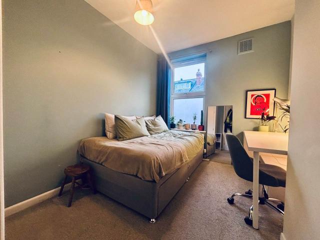 To Let Salisbury View Room 2, Armley, Leeds Lets Live Leeds