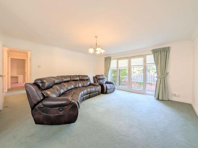 To Let – Spencer Court, Alexandra Road, Southport – First Floor Apartment