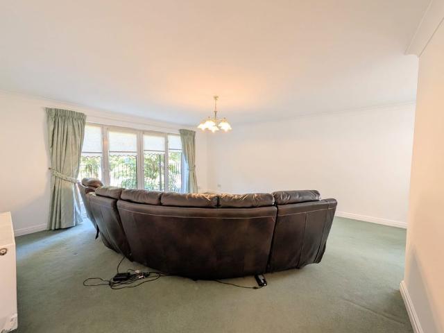 To Let – Spencer Court, Alexandra Road, Southport – First Floor Apartment