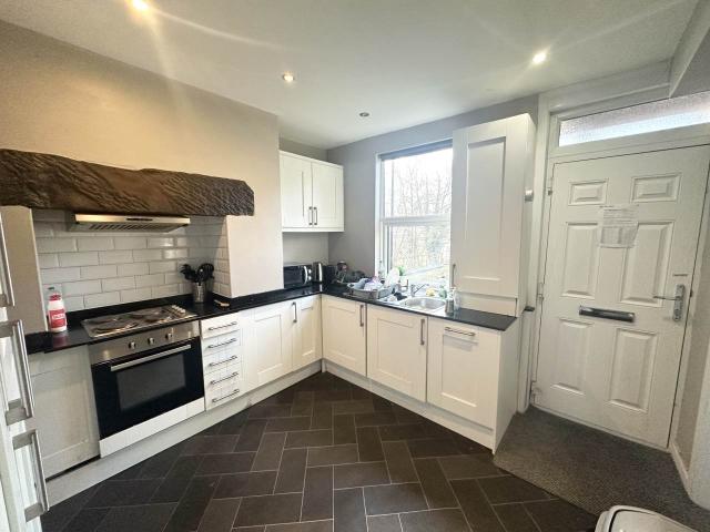 To Let St Ann's Mount Room 4, Burley, Leeds Lets Live Leeds