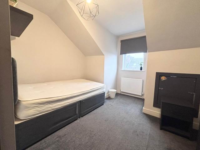 To Let Station Terrace Room 6, Bramley, Leeds Lets Live Leeds