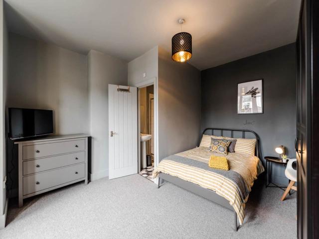 To Let Rosemont Walk Room 1, Bramley, Leeds Lets Live Leeds