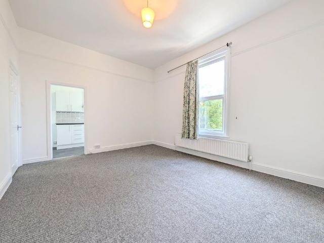To Let – Tower Mansions, Liverpool Road, Birkdale – One Bed First Floor Apt