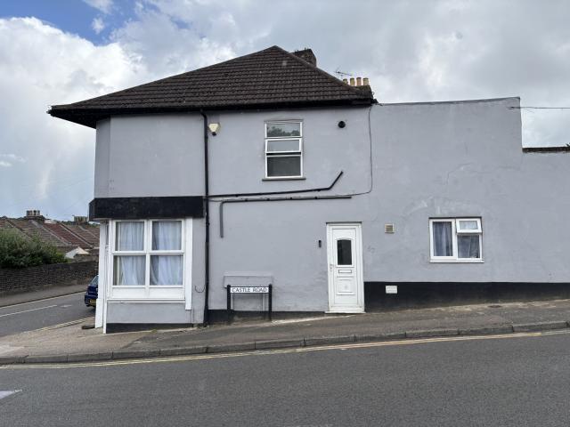 To Rent Castle Road, Chatham, ME4