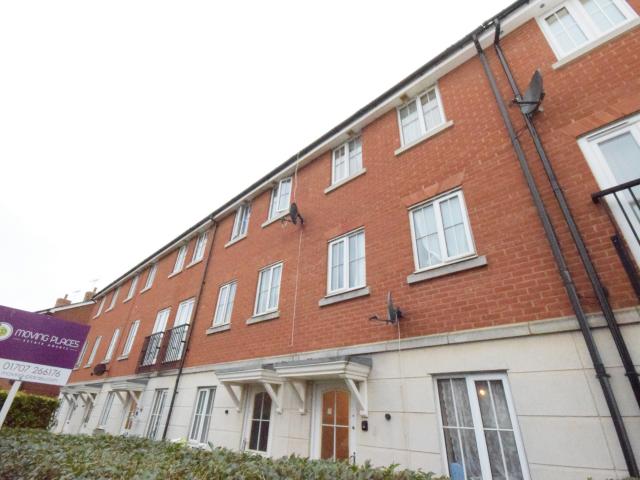 To Rent Dragon Road, Hatfield, AL10 Fixed Price £2,600 pcm