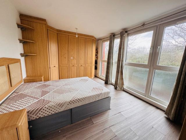 To Rent Emmott Close, Mile End