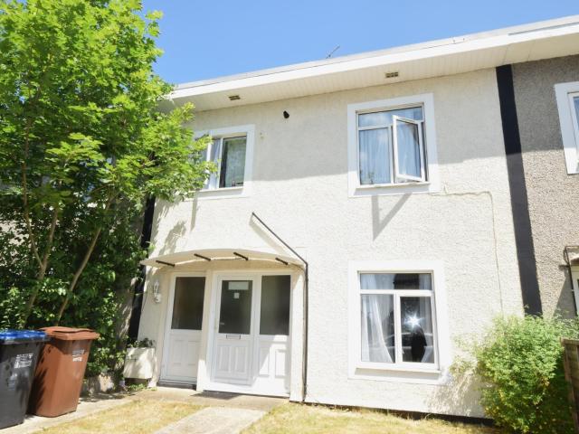 To Rent Furzen Crescent, Hatfield, AL10 £1,750 pcm
