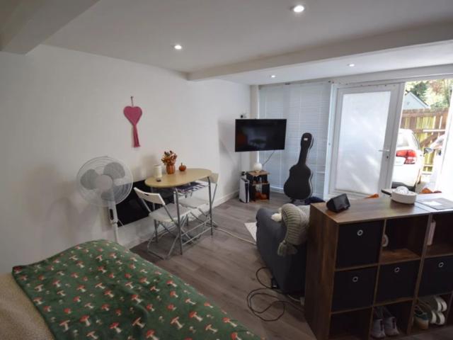 To Rent Huntly Road, Winton, Bournemouth, BH3 £950 pcm Tenancy Info