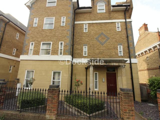 To rent in St. Margarets Street, Rochester, ME1