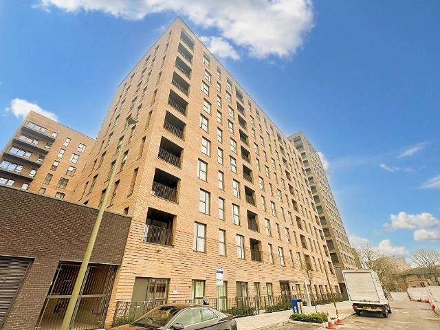 To Rent Lismore Boulevard, Colindale, London, NW9 Must be seen £2,400 pcm Tenancy Info