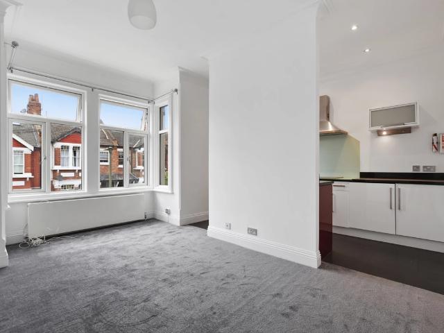 Under Offer Park Hall Road, East Finchley, London, N2 Tenancy Info