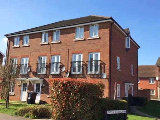 To Rent Queen Bee Court, Hatfield, AL10 £2,750 pcm