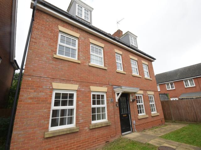 To Rent The Runway, Hatfield, AL10 £3,720 pcm