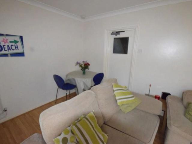 To Rent Windham Road, Springbourne, Bournemouth, BH1 £1,600 pcm Tenancy Info