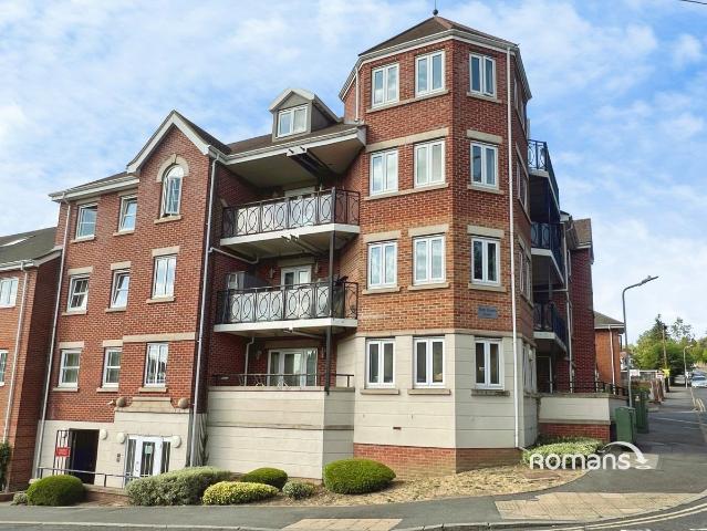 Tom Evans Court, Hamilton Road, High Wycombe HP13, Room to rent, £650 pcm | PrimeLocation