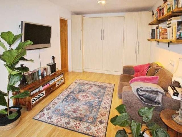 Tom Price Close, Fairview, Cheltenham, GL52