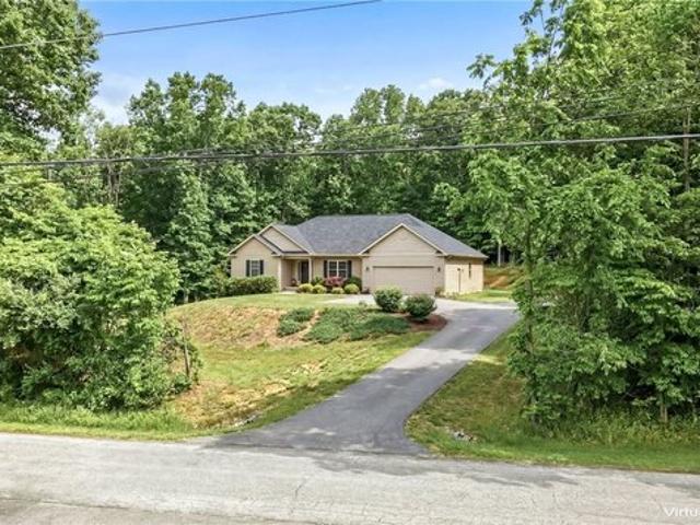 Tomahawk Dr, Negley, OH 44441