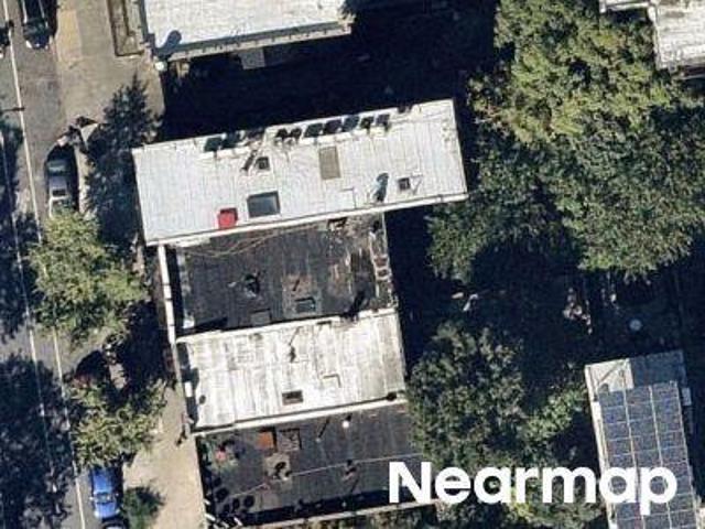 Tompkins Ave