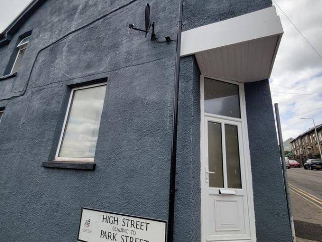 Tonypandy CF40, 4 bed semi detached house to rent, £795 pcm | PrimeLocation