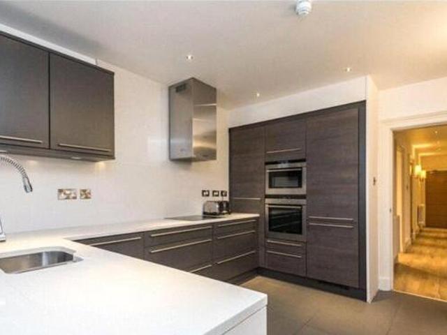 ton Road, Hampstead, 2 Bedroom Apartment