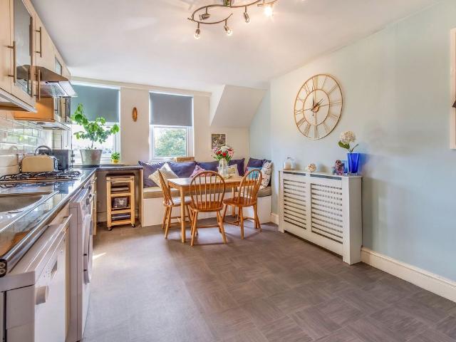 Tonbridge Road, Maidstone ME16, 2 bed flat to rent, £1,250 pcm | PrimeLocation