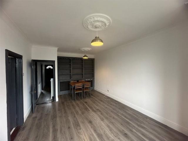 Tonbridge Road, Maidstone ME16, 2 bed flat to rent, £1,250 pcm | PrimeLocation
