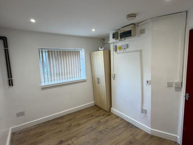 Tonge Moor Road, Bolton BL2, 1 bed flat to rent, £575 pcm | PrimeLocation