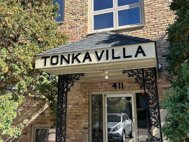 Tonka Villa Apartments