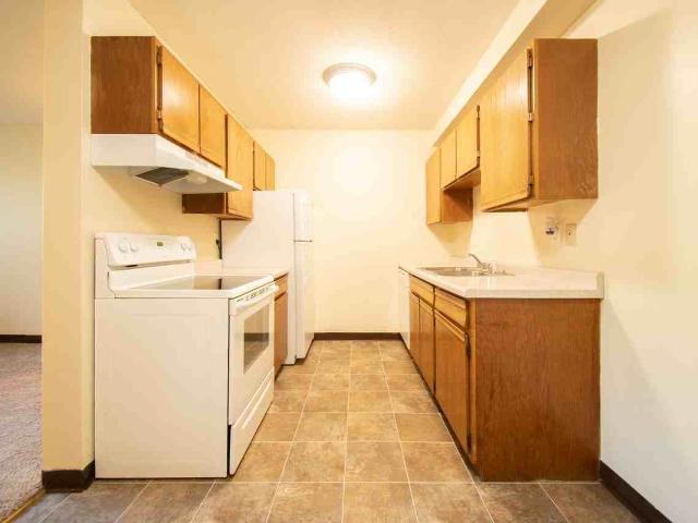 Tonkaway Apartments 2 Bedroom Apartment for Rent at 818 3rd Ave, Excelsior, MN 55331