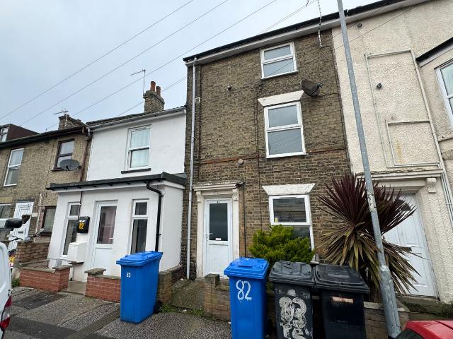 Tonning Street, Lowestoft NR32, 3 bed flat to rent, £775 pcm | PrimeLocation