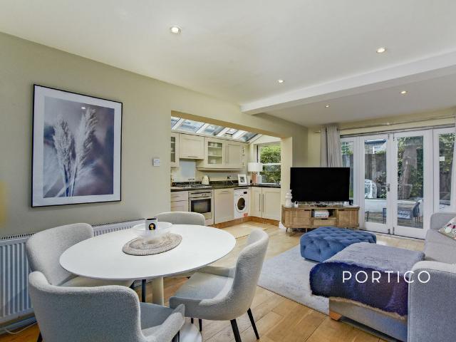 Tonsley Hill SW18, 2 bed flat to rent, £3,000 pcm | PrimeLocation
