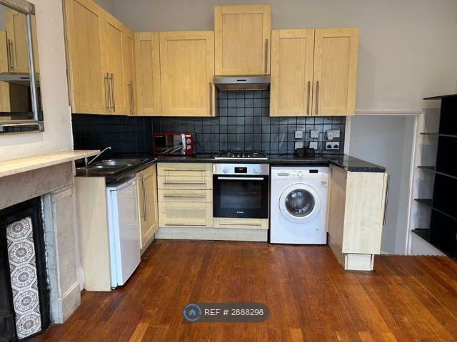 Tooting Bec, London SW17, 1 bed flat to rent, £1,550 pcm | PrimeLocation