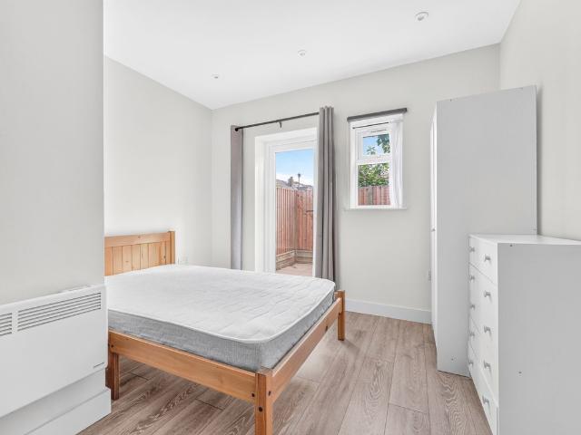 Tooting Bec Road, London SW17, Studio to rent, £1,300 pcm | PrimeLocation
