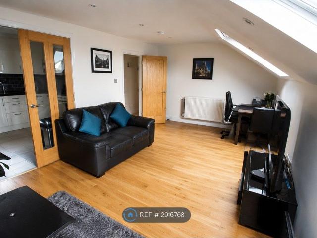 Tooting Bec Road, London SW17, 1 bed flat to rent, £1,850 pcm | PrimeLocation