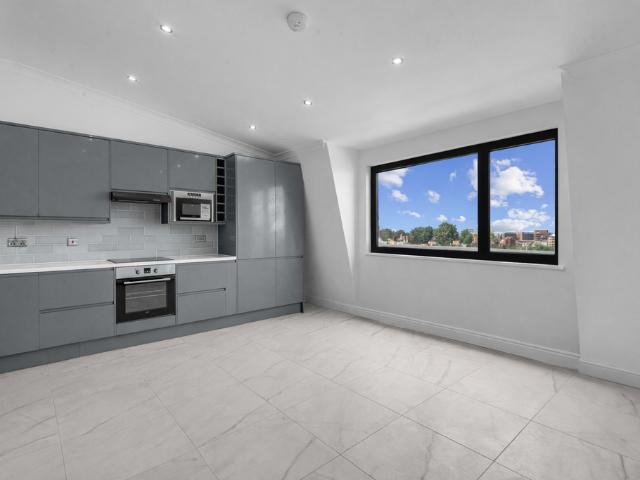 Tooting Bec Road, London SW17 1 bed flat to rent £1,825 pcm £421 pw