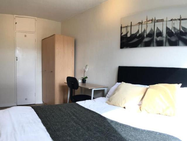Tooting Bec Road, London SW17, 5 bed maisonette to rent, £3,900 pcm | PrimeLocation
