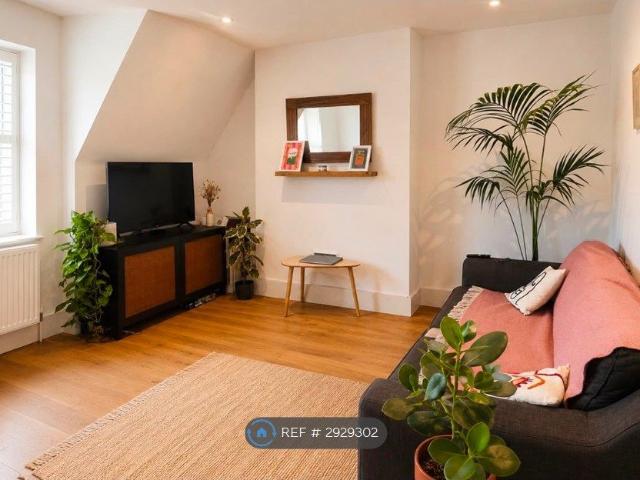 Tooting High Street, London SW17, 1 bed flat to rent, £1,795 pcm | PrimeLocation