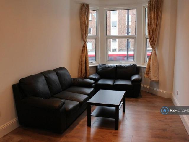 Tooting High Street, London, SW17 4 bed maisonette to rent £3,500 pcm £808 pw