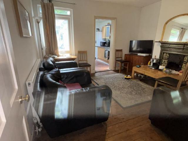 Tooting, London SW17, Tooting, 3 bed flat to rent, £3,300 pcm | PrimeLocation