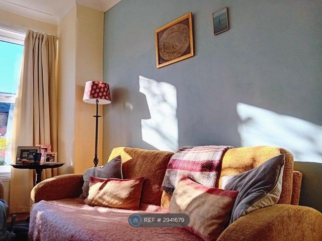 Tooting, London SW17, 2 bed flat to rent, £2,175 pcm | PrimeLocation