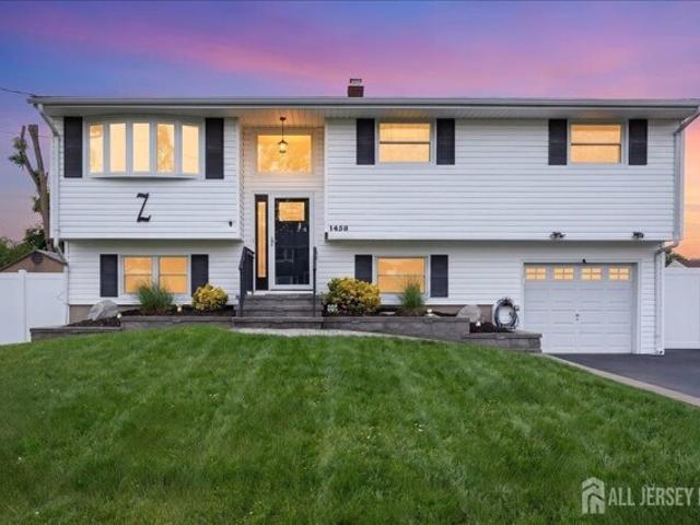 Tooz Pl, South Plainfield, Home For Sale