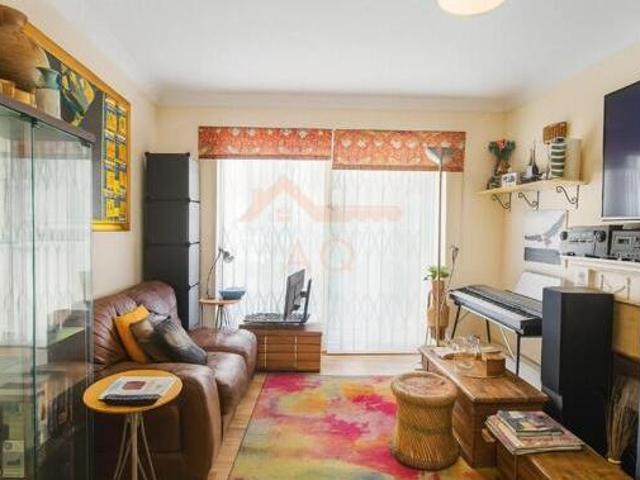 Tooley Street, London, 2 Bedroom Flat