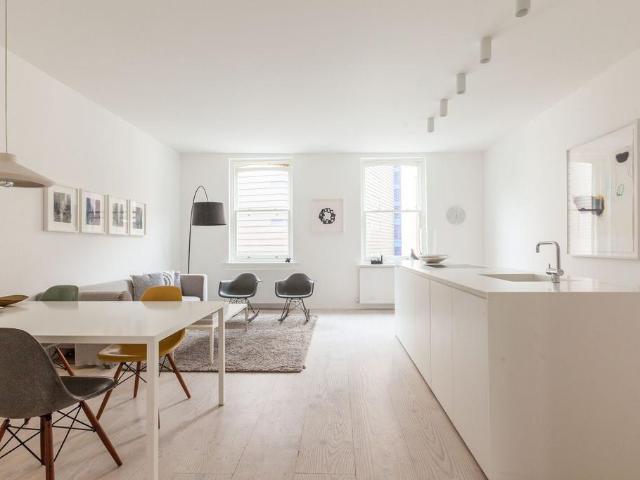 Tooley Street, London Bridge, London. 2 bed flat to rent £5,200 pcm £1,200 pw