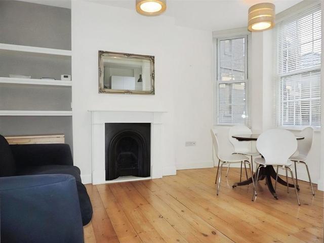 Tooley Street, London, SE1 2 bed apartment to rent £2,300 pcm £531 pw