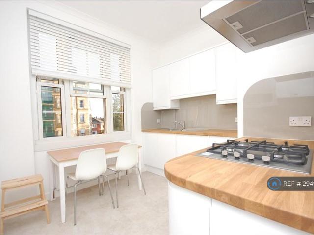 Tooley Street, London, SE1 2 bed flat to rent £2,900 pcm £669 pw
