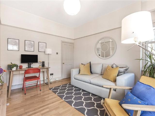 Tooley Street, London, SE1 2NR