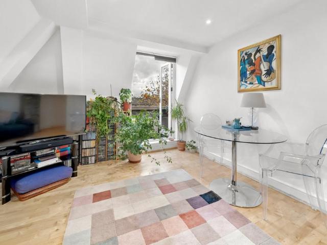 Tooley Street, Southwark, London 1 bed flat to rent £2,800 pcm £646 pw