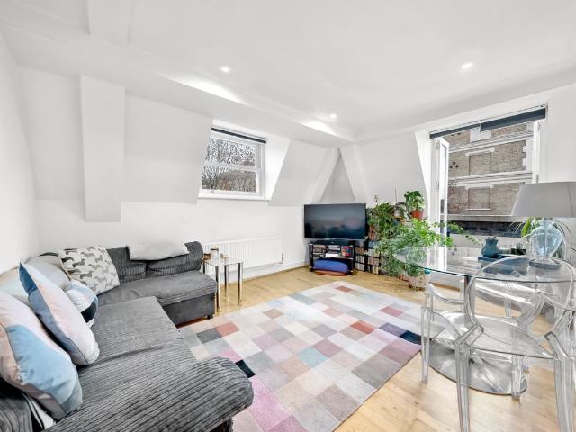 Tooley Street, Southwark SE1, 1 bed flat to rent, £2,800 pcm | PrimeLocation